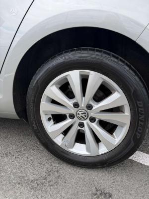 Grey Volkswagen Golf 2019 in Vilnius, with an engine capacity of 1.00 L and mileage of 93 thousand km for 10900 €, photo 4 on AUTOMOTO.COM.LV