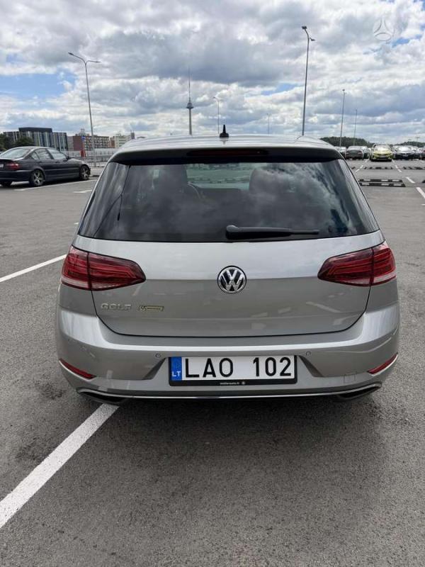 Grey Volkswagen Golf 2019 in Vilnius, with an engine capacity of 1.00 L and mileage of 93 thousand km for 10900 €, photo 4 on AUTOMOTO.COM.LV
