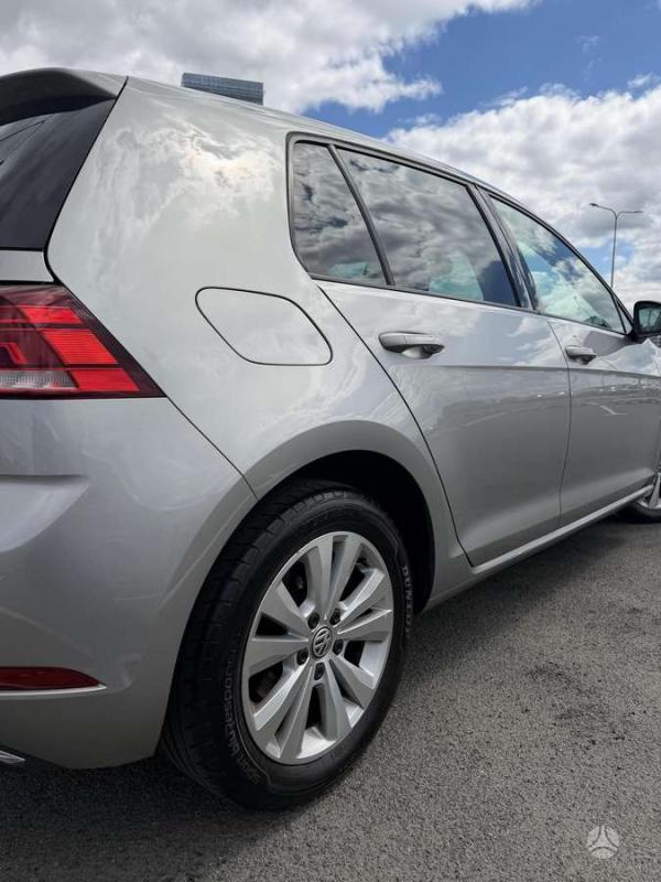 Grey Volkswagen Golf 2019 in Vilnius, with an engine capacity of 1.00 L and mileage of 93 thousand km for 10900 €, photo 8 on AUTOMOTO.COM.LV