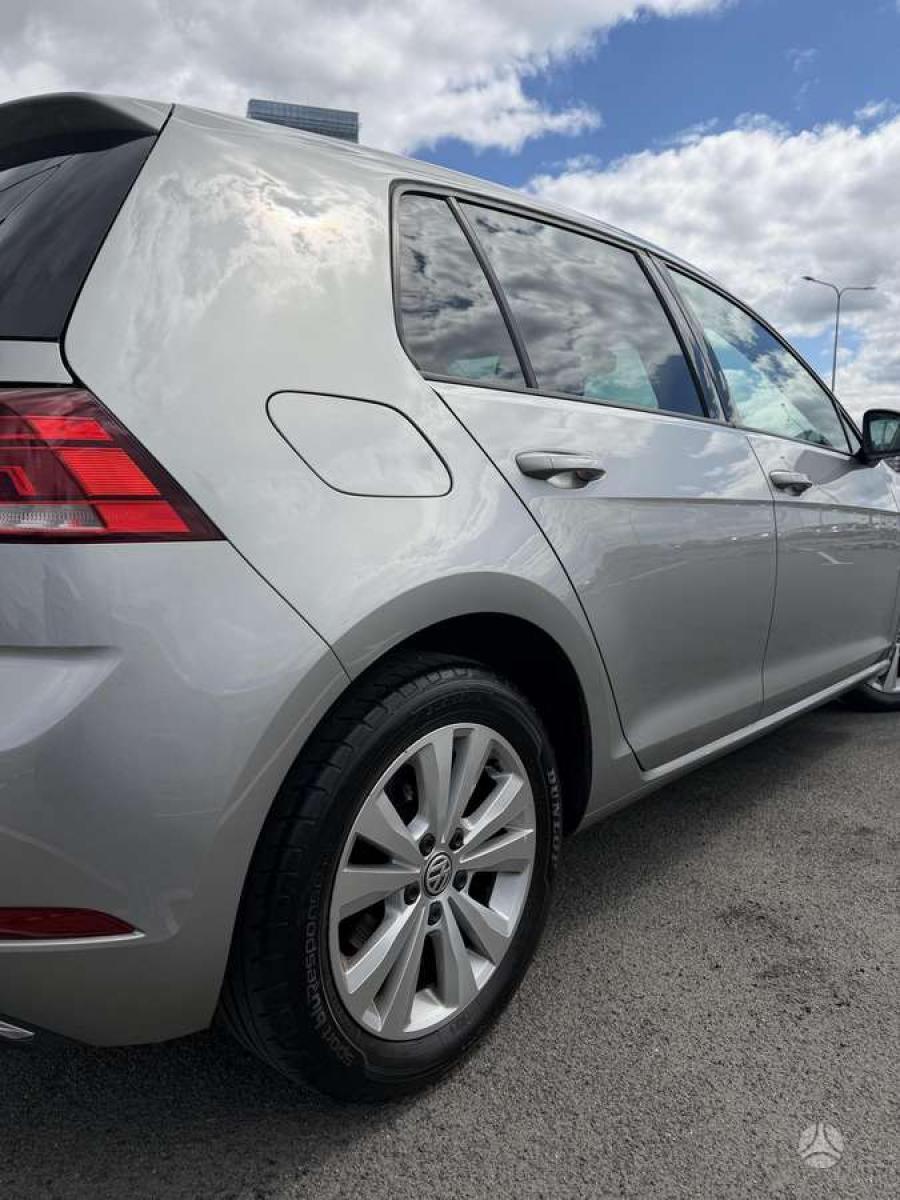 Grey Volkswagen Golf 2019 in Vilnius, with an engine capacity of 1.00 L and mileage of 93 thousand km for 10900 €, photo 9 on AUTOMOTO.COM.LV