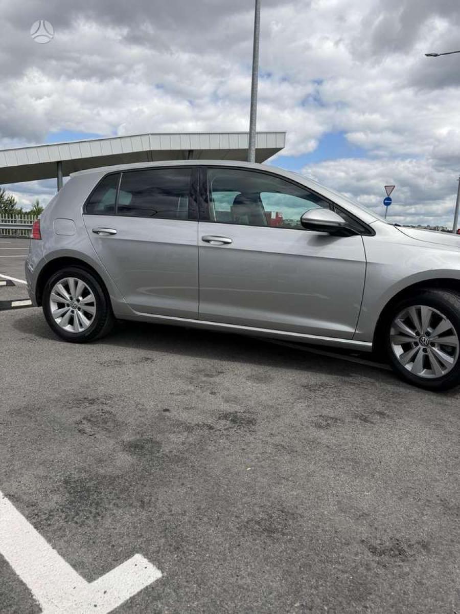 Grey Volkswagen Golf 2019 in Vilnius, with an engine capacity of 1.00 L and mileage of 93 thousand km for 10900 €, photo 10 on AUTOMOTO.COM.LV