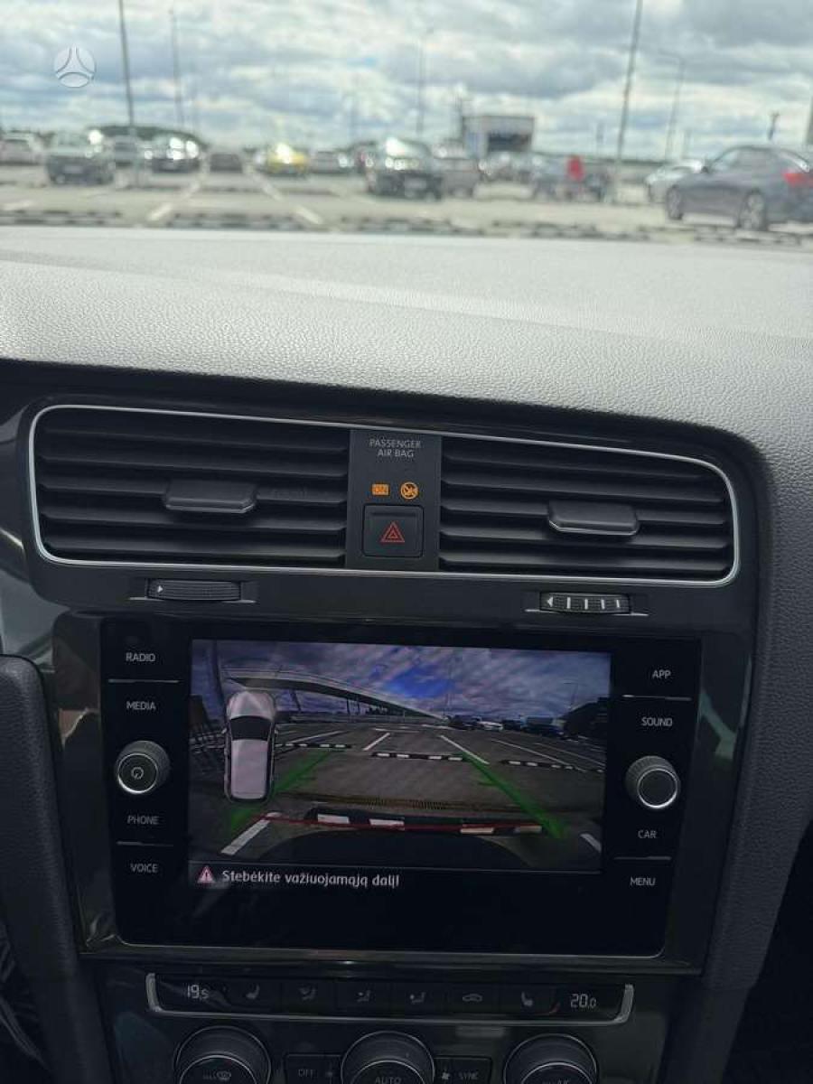 Grey Volkswagen Golf 2019 in Vilnius, with an engine capacity of 1.00 L and mileage of 93 thousand km for 10900 €, photo 21 on AUTOMOTO.COM.LV