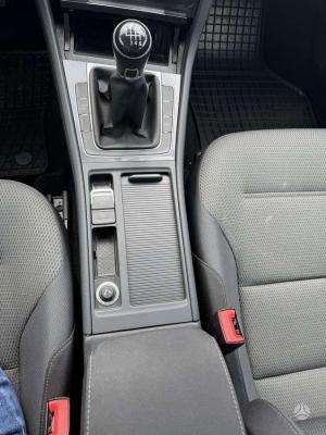 Grey Volkswagen Golf 2019 in Vilnius, with an engine capacity of 1.00 L and mileage of 93 thousand km for 10900 €, photo 27 on AUTOMOTO.COM.LV