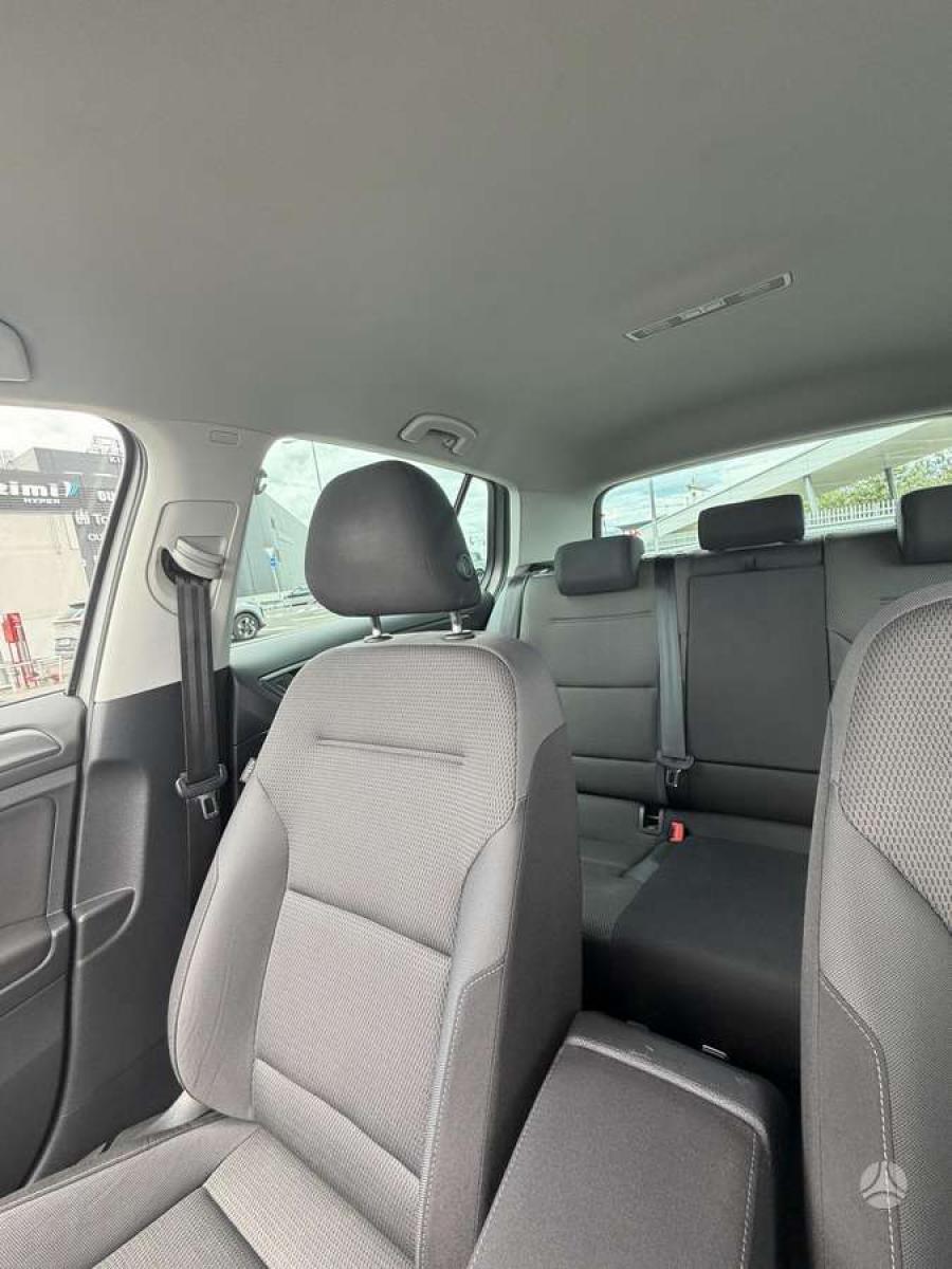 Grey Volkswagen Golf 2019 in Vilnius, with an engine capacity of 1.00 L and mileage of 93 thousand km for 10900 €, photo 28 on AUTOMOTO.COM.LV