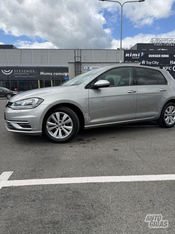 Grey Volkswagen Golf 2019 in Vilnius, with an engine capacity of 1.00 L and mileage of 94 thousand km for 9400 €, photo 2 on AUTOMOTO.COM.LV