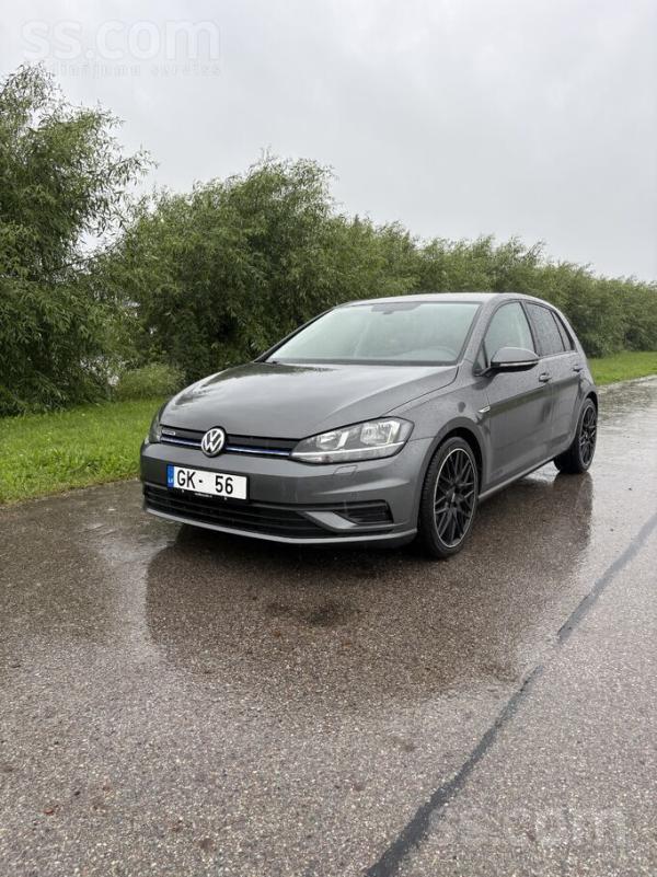 Grey Volkswagen Golf 2019 in Liepaja, with an engine capacity of 1.50 L and mileage of 203 thousand km for 10750 €, photo 1 on AUTOMOTO.COM.LV