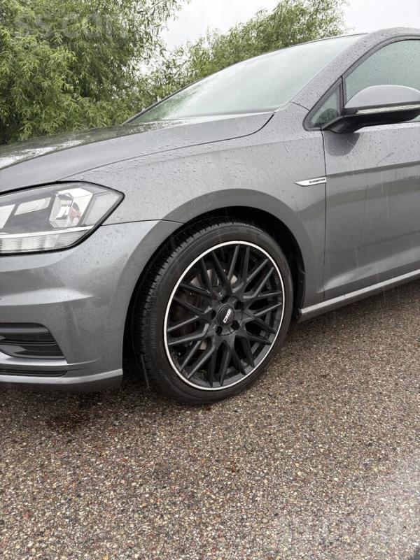 Grey Volkswagen Golf 2019 in Liepaja, with an engine capacity of 1.50 L and mileage of 203 thousand km for 10750 €, photo 4 on AUTOMOTO.COM.LV