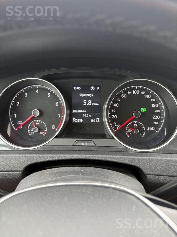Grey Volkswagen Golf 2019 in Liepaja, with an engine capacity of 1.50 L and mileage of 203 thousand km for 10750 €, photo 5 on AUTOMOTO.COM.LV