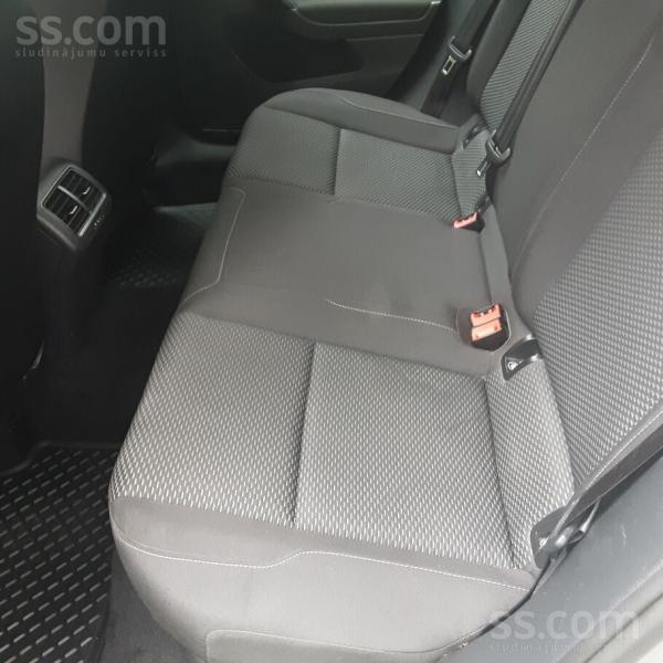 Pelēks Volkswagen Golf 2019 Daugavpils, ar dzinēja tilpumu 1.00 L un nobraukumu 35 tūkst. km par 12650 €, foto 4 vietnē AUTOMOTO.COM.LV