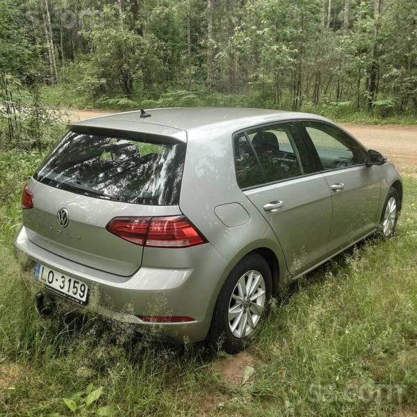 Grey Volkswagen Golf 2019 in Daugavpils, with an engine capacity of 1.00 L and mileage of 35 thousand km for 12650 €, photo 7 on AUTOMOTO.COM.LV