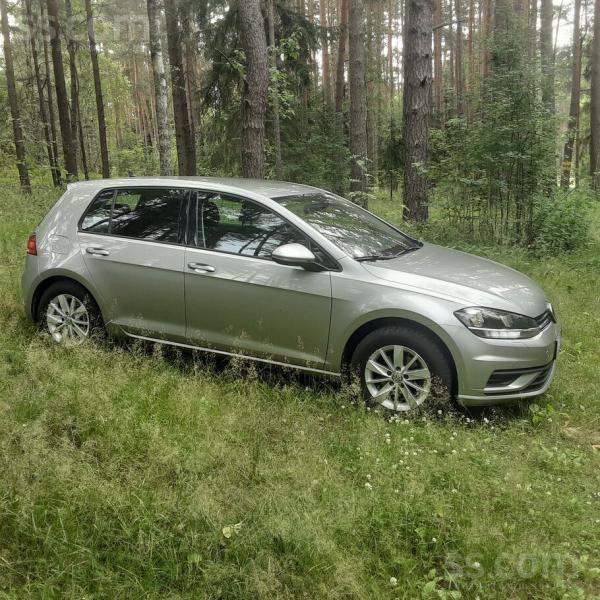 Grey Volkswagen Golf 2019 in Daugavpils, with an engine capacity of 1.00 L and mileage of 35 thousand km for 12650 €, photo 8 on AUTOMOTO.COM.LV