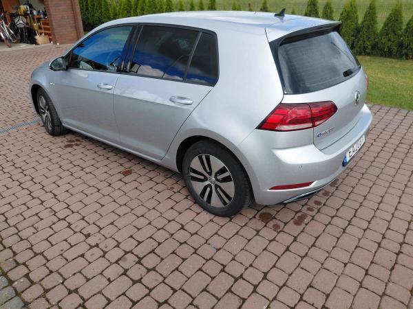 Grey Volkswagen Golf 2019 in Jurbarkas, with an engine capacity of 0.00 L and mileage of 86 thousand km for 12500 €, photo 3 on AUTOMOTO.COM.LV