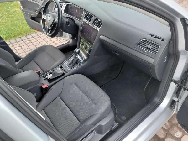 Grey Volkswagen Golf 2019 in Jurbarkas, with an engine capacity of 0.00 L and mileage of 86 thousand km for 12500 €, photo 10 on AUTOMOTO.COM.LV
