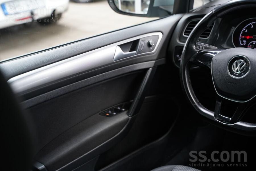 Pelēks Volkswagen Golf 2019 Rīga, ar dzinēja tilpumu 1.00 L un nobraukumu 175 tūkst. km par 7250 €, foto 18 vietnē AUTOMOTO.COM.LV