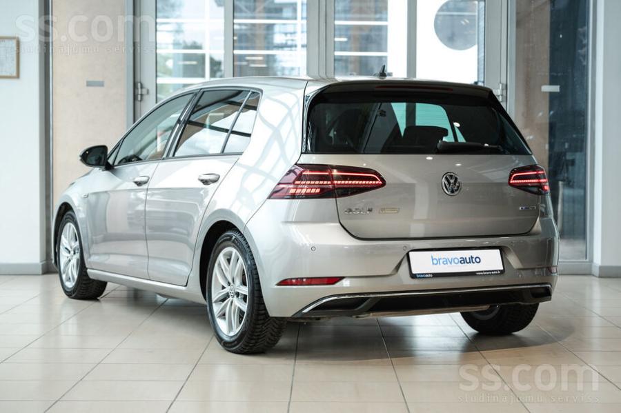 Grey Volkswagen Golf 2020 in Riga, with an engine capacity of 1.50 L and mileage of 169 thousand km for 8990 €, photo 3 on AUTOMOTO.COM.LV