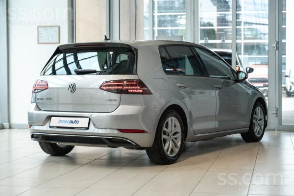Grey Volkswagen Golf 2020 in Riga, with an engine capacity of 1.50 L and mileage of 169 thousand km for 8990 €, photo 4 on AUTOMOTO.COM.LV