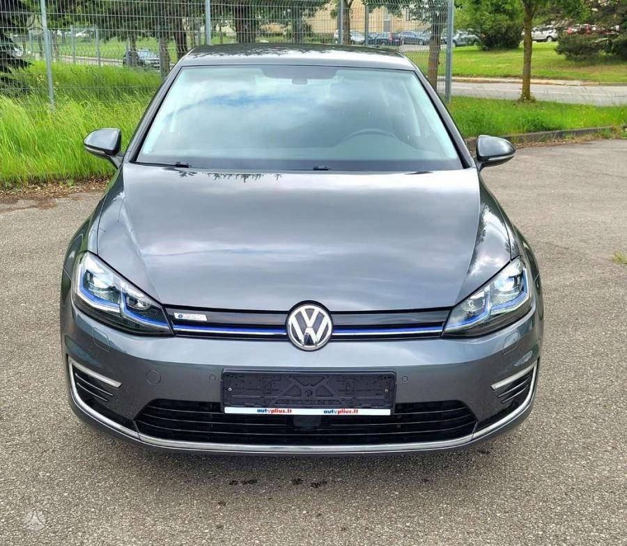 Pelēks Volkswagen Golf 2020 Šauļi, ar dzinēja tilpumu 0.00 L un nobraukumu 45 tūkst. km par 13300 €, foto 3 vietnē AUTOMOTO.COM.LV