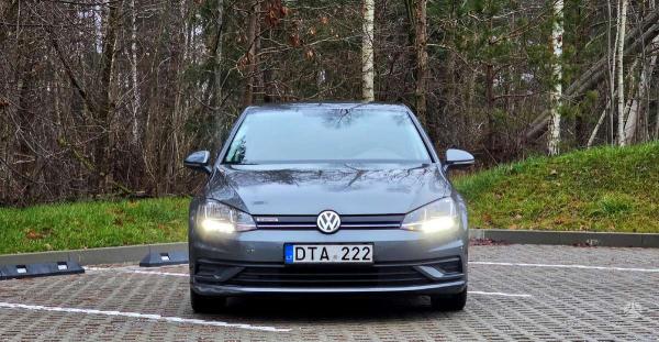 Grey Volkswagen Golf 2020 in Vilnius, with an engine capacity of 1.50 L and mileage of 87 thousand km for 13990 €, photo 4 on AUTOMOTO.COM.LV