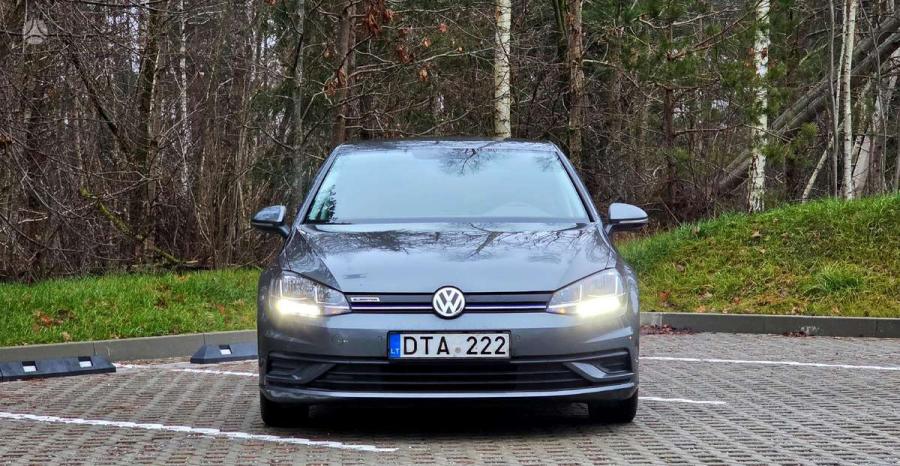 Pelēks Volkswagen Golf 2020 Viļņa, ar dzinēja tilpumu 1.50 L un nobraukumu 88 tūkst. km par 13990 €, foto 4 vietnē AUTOMOTO.COM.LV