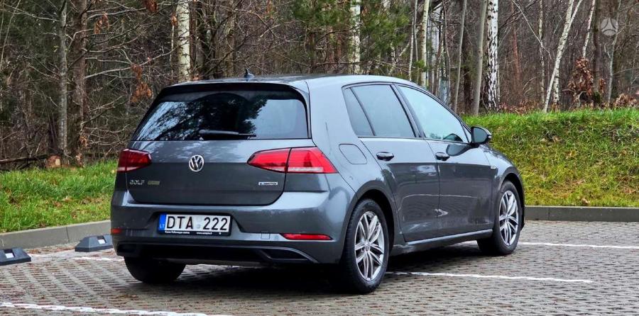 Pelēks Volkswagen Golf 2020 Viļņa, ar dzinēja tilpumu 1.50 L un nobraukumu 88 tūkst. km par 13990 €, foto 6 vietnē AUTOMOTO.COM.LV