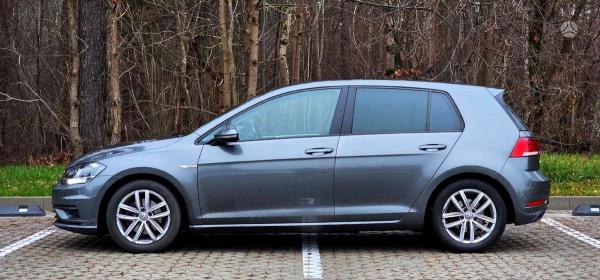 Grey Volkswagen Golf 2020 in Vilnius, with an engine capacity of 1.50 L and mileage of 88 thousand km for 13990 €, photo 9 on AUTOMOTO.COM.LV