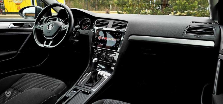 Pelēks Volkswagen Golf 2020 Viļņa, ar dzinēja tilpumu 1.50 L un nobraukumu 88 tūkst. km par 13990 €, foto 13 vietnē AUTOMOTO.COM.LV