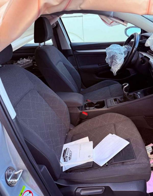 Pelēks Volkswagen Golf 2020 Kėdainiai, ar dzinēja tilpumu 1.97 L un nobraukumu 150 tūkst. km par 7850 €, foto 10 vietnē AUTOMOTO.COM.LV