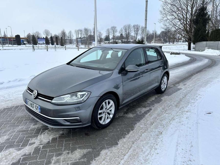 Grey Volkswagen Golf 2020 in Taurage, with an engine capacity of 1.60 L and mileage of 298 thousand km for 7200 €, photo 3 on AUTOMOTO.COM.LV