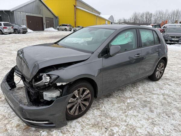 Grey Volkswagen Golf 2020 in Kaunas, with an engine capacity of 1.00 L and mileage of 97 thousand km for 5300 €, photo 1 on AUTOMOTO.COM.LV