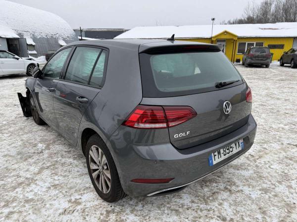 Grey Volkswagen Golf 2020 in Kaunas, with an engine capacity of 1.00 L and mileage of 97 thousand km for 5300 €, photo 6 on AUTOMOTO.COM.LV
