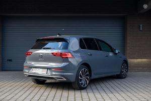 Pelēks Volkswagen Golf 2020 Marijampole, ar dzinēja tilpumu 1.97 L un nobraukumu 242 tūkst. km par 15950 €, foto 12 vietnē AUTOMOTO.COM.LV