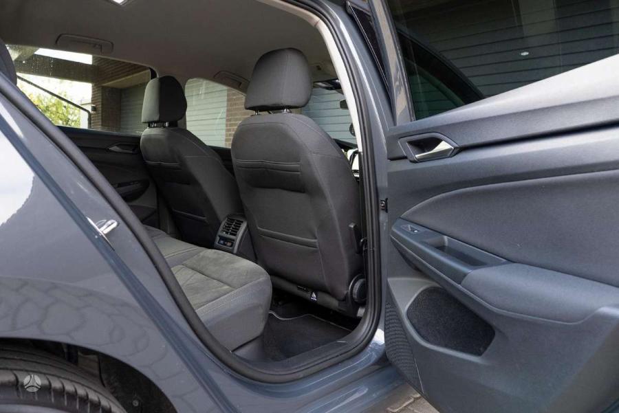 Pelēks Volkswagen Golf 2020 Marijampole, ar dzinēja tilpumu 1.97 L un nobraukumu 242 tūkst. km par 15950 €, foto 32 vietnē AUTOMOTO.COM.LV