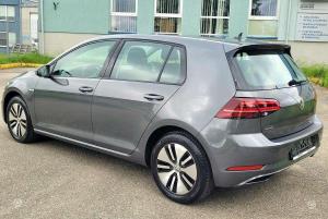 Grey Volkswagen Golf 2020 in Siauliai, with an engine capacity of 0.00 L and mileage of 45 thousand km for 13200 €, photo 4 on AUTOMOTO.COM.LV