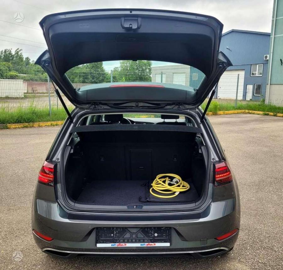 Grey Volkswagen Golf 2020 in Siauliai, with an engine capacity of 0.00 L and mileage of 45 thousand km for 13200 €, photo 18 on AUTOMOTO.COM.LV