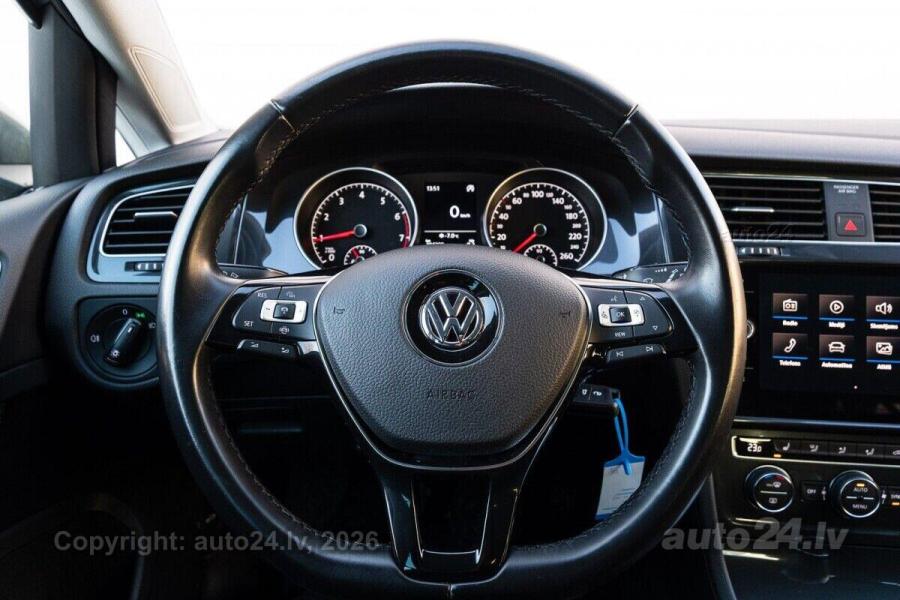Grey Volkswagen Golf 2020 in Riga, with an engine capacity of 1.50 L and mileage of 104 thousand km for 12964 €, photo 16 on AUTOMOTO.COM.LV