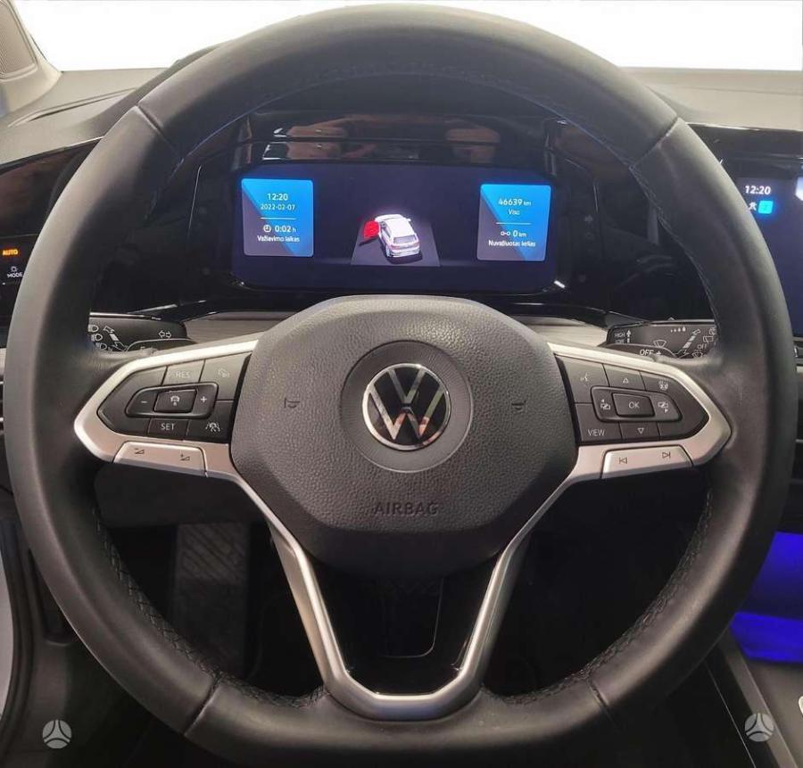 Grey Volkswagen Golf 2020 in Kaunas, with an engine capacity of 1.50 L and mileage of 106 thousand km for 17700 €, photo 12 on AUTOMOTO.COM.LV
