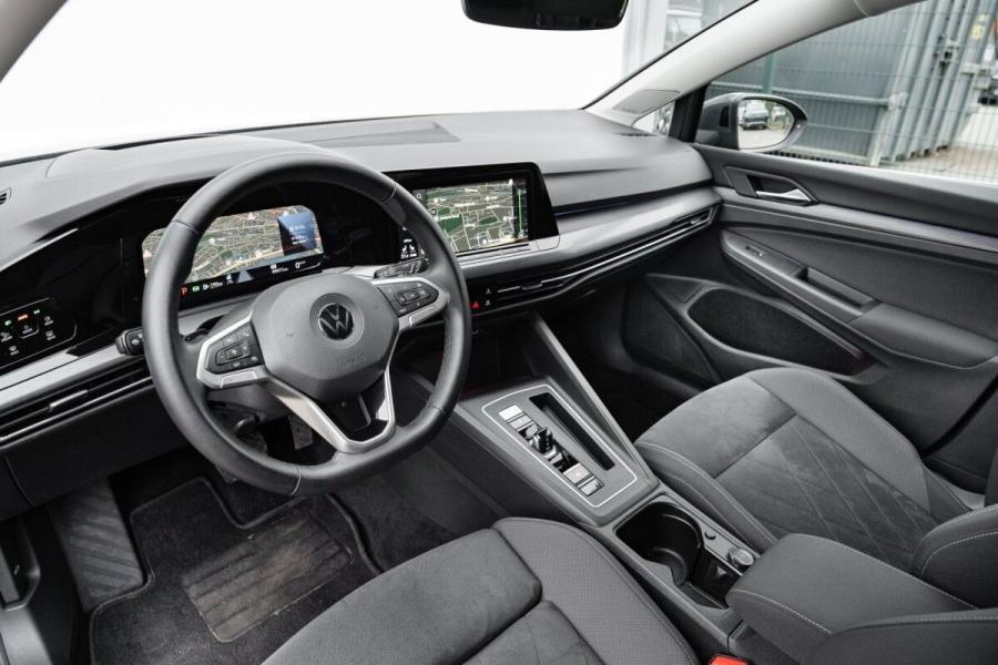 Pelēks Volkswagen Golf 2020 Rīga, ar dzinēja tilpumu 2.00 L un nobraukumu 100 tūkst. km par 25350 €, foto 32 vietnē AUTOMOTO.COM.LV