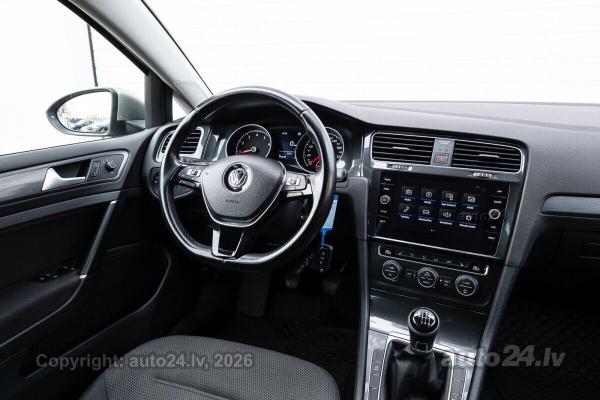 Grey Volkswagen Golf 2020 in Riga, with an engine capacity of 1.50 L and mileage of 143 thousand km for 13220 €, photo 9 on AUTOMOTO.COM.LV