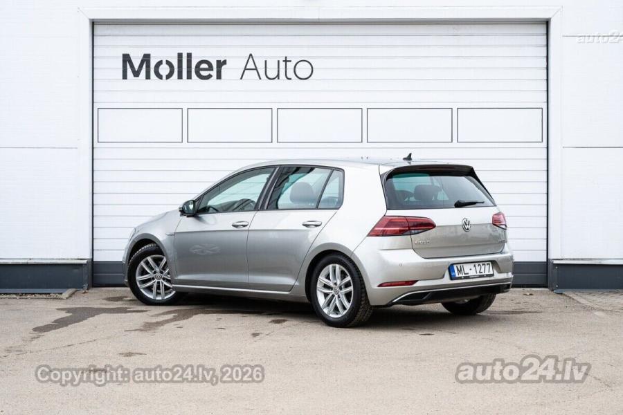 Grey Volkswagen Golf 2020 in Riga, with an engine capacity of 1.50 L and mileage of 125 thousand km for 13220 €, photo 4 on AUTOMOTO.COM.LV