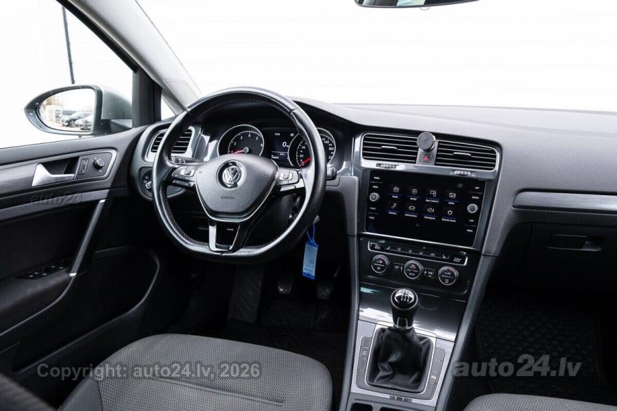 Grey Volkswagen Golf 2020 in Riga, with an engine capacity of 1.50 L and mileage of 125 thousand km for 13220 €, photo 9 on AUTOMOTO.COM.LV