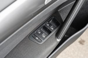 Pelēks Volkswagen Golf 2020 Rīga, ar dzinēja tilpumu 1.50 L un nobraukumu 116 tūkst. km par 13100 €, foto 9 vietnē AUTOMOTO.COM.LV