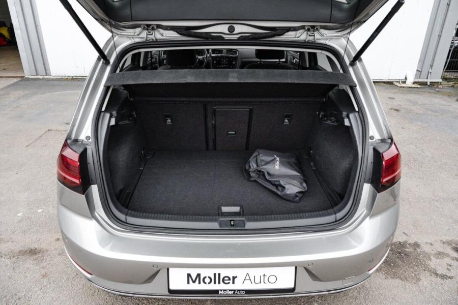 Pelēks Volkswagen Golf 2020 Rīga, ar dzinēja tilpumu 1.50 L un nobraukumu 116 tūkst. km par 13100 €, foto 21 vietnē AUTOMOTO.COM.LV