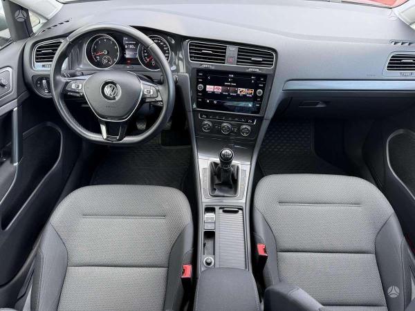 Pelēks Volkswagen Golf 2020 Viļņa, ar dzinēja tilpumu 1.50 L un nobraukumu 133 tūkst. km par 11950 €, foto 6 vietnē AUTOMOTO.COM.LV