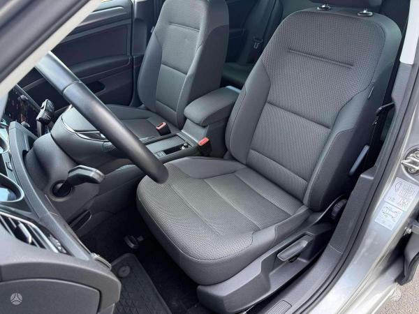 Pelēks Volkswagen Golf 2020 Viļņa, ar dzinēja tilpumu 1.50 L un nobraukumu 133 tūkst. km par 11950 €, foto 7 vietnē AUTOMOTO.COM.LV