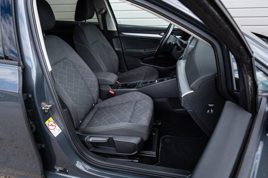 Pelēks Volkswagen Golf 2020 Jelgava, ar dzinēja tilpumu 1.50 L un nobraukumu 127 tūkst. km par 20350 €, foto 8 vietnē AUTOMOTO.COM.LV