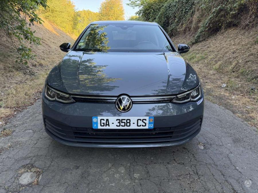 Grey Volkswagen Golf 2020 in Taurage, with an engine capacity of 1.97 L and mileage of 200 thousand km for 15100 €, photo 3 on AUTOMOTO.COM.LV