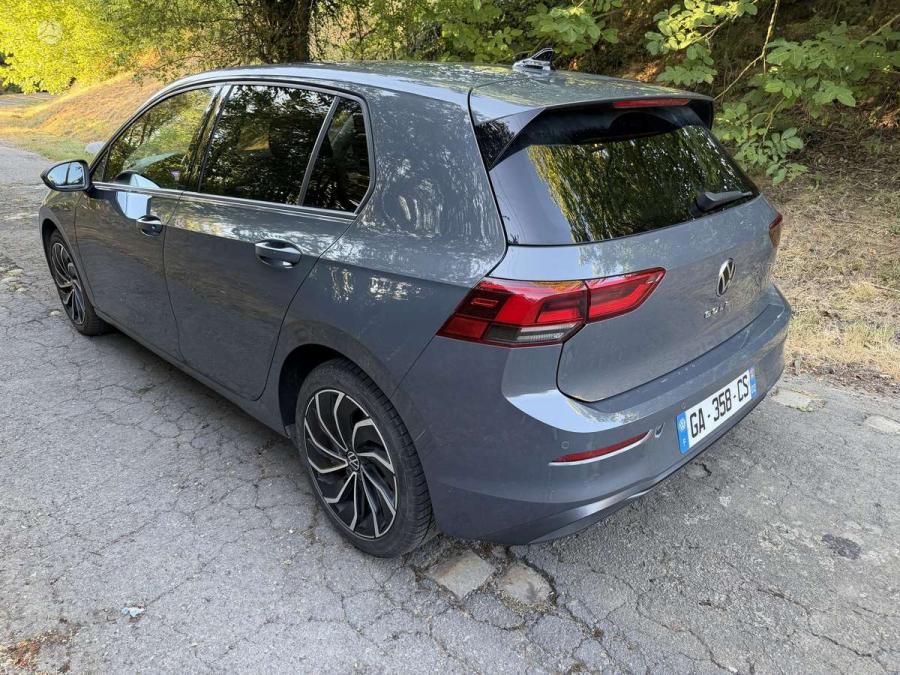 Grey Volkswagen Golf 2020 in Taurage, with an engine capacity of 1.97 L and mileage of 200 thousand km for 15100 €, photo 7 on AUTOMOTO.COM.LV