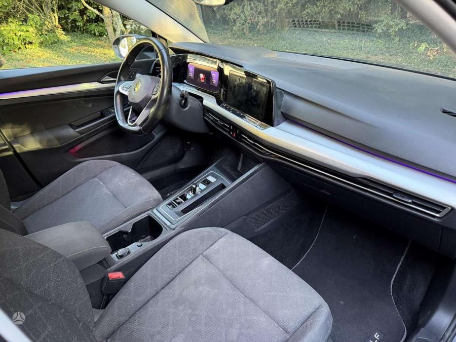 Grey Volkswagen Golf 2020 in Taurage, with an engine capacity of 1.97 L and mileage of 200 thousand km for 15100 €, photo 9 on AUTOMOTO.COM.LV
