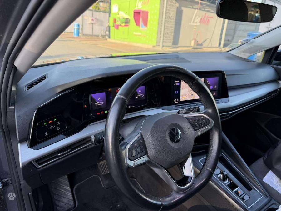 Grey Volkswagen Golf 2020 in Taurage, with an engine capacity of 1.97 L and mileage of 200 thousand km for 15100 €, photo 10 on AUTOMOTO.COM.LV