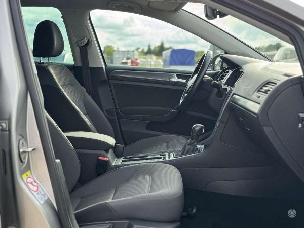 Grey Volkswagen Golf 2020 in Siauliai, with an engine capacity of 0.00 L and mileage of 59 thousand km for 11500 €, photo 11 on AUTOMOTO.COM.LV